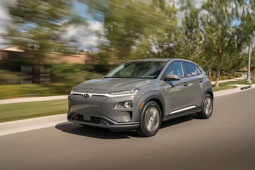 2019-2021 Hyundai Kona EV کاٻي سامهون ٽي-چوٿون ڊرائيونگ