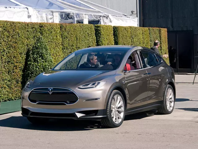 $ 40 miljoen aan Tesla Model X-modellen gereserveerd in slechts 24 uur 38000_1