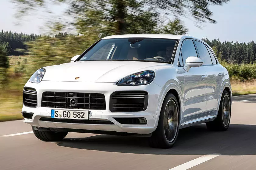 Гібрыдны выгляд спераду Porsche Cayenne 2020-2021 гг