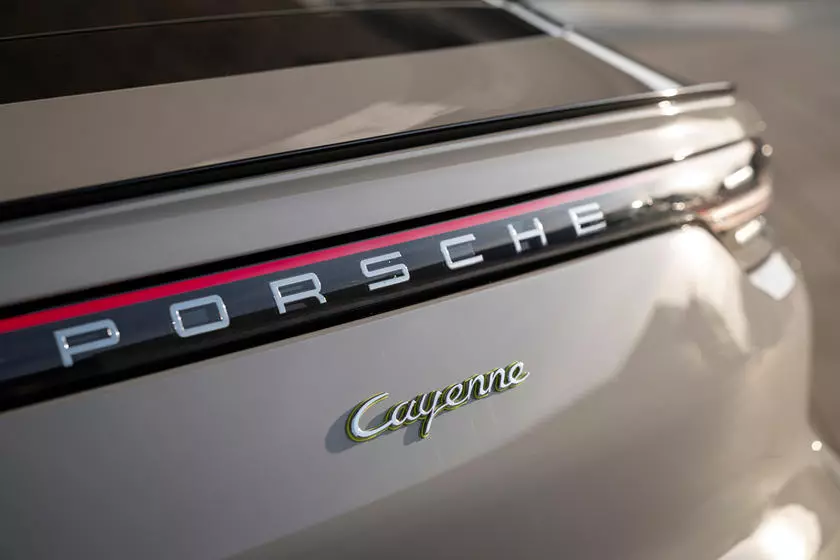 2020-2021 Porsche Cayenne Coupe Hybrid тэмдэг