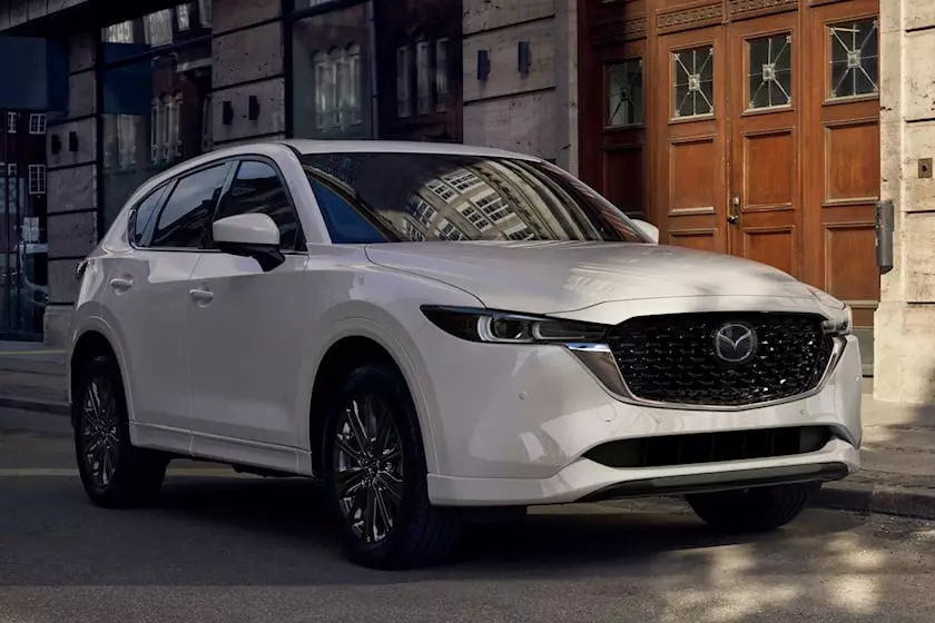 2022 Mazda CX-5 ફ્રન્ટ એંગલ વ્યૂ