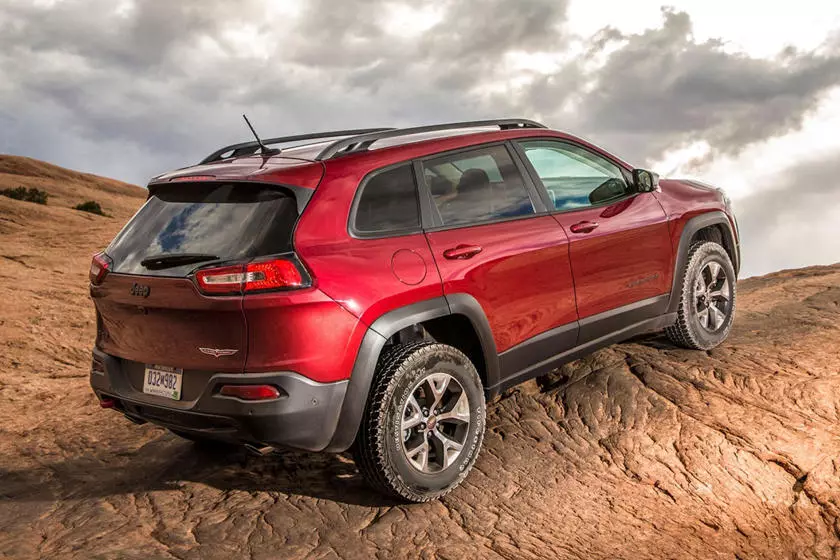 2014-2021 Jeep Cherokee арын өнцгийг харсан