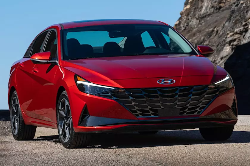 2021-2022 Hyundai Elantra урд талын үзэмж