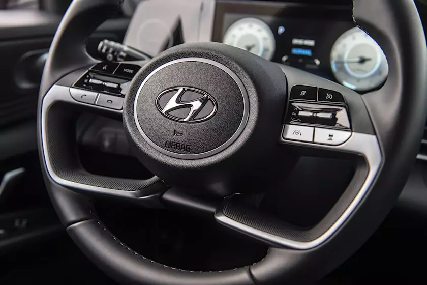 Detalles del volante del Hyundai Elantra 2021-2022