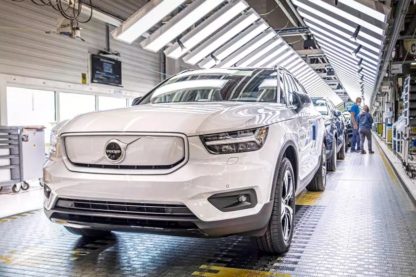 Volvo ka harruar të aktivizojë softuerin e rimbushjes XC40 të lidhur me SHBA 38262_9