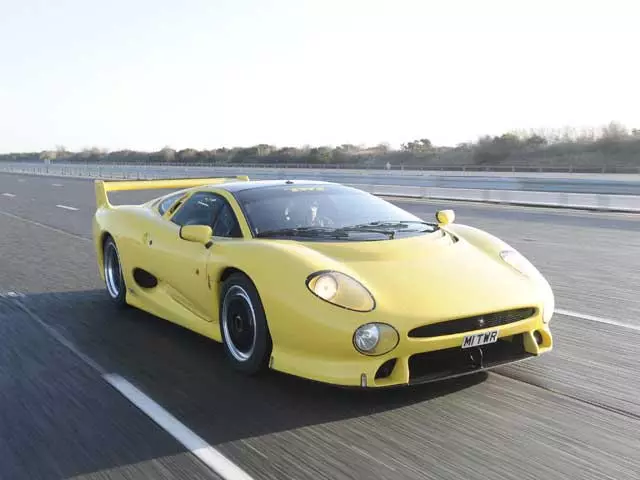 Jaguar XJ220 20. Doğum Günü'nü Kutluyor 38389_1