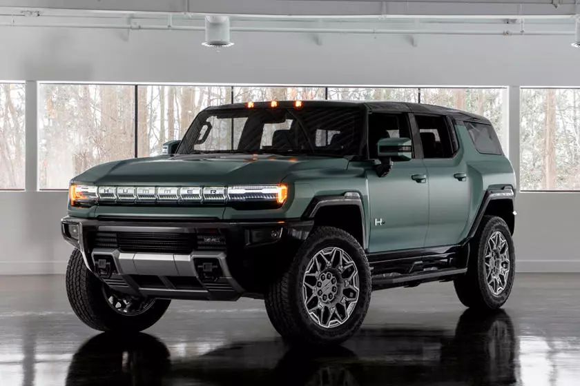 2024 GMC Hummer SUV Front Angle Témbongkeun