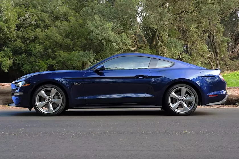 2018-2022 Ford Mustang GT Coupe มุมมองด้านข้าง