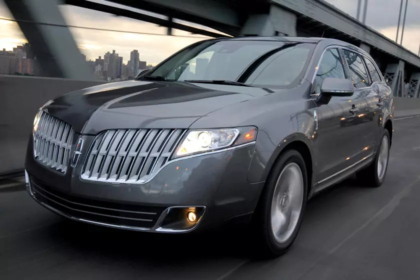 SUV Lincoln yang Besar Dan Berpenampilan Funky Menolak Mati 38644_1