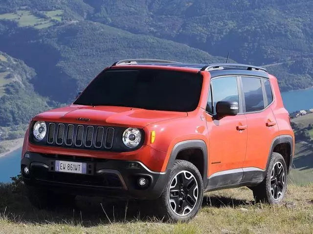 Tsara indrindra amin'ny taona 2015 ambanin'ny $50,000: Jeep Renegade 38722_1
