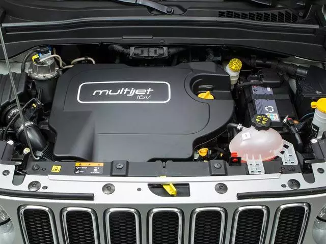 Tsara indrindra amin'ny taona 2015 ambanin'ny $50,000: Jeep Renegade 38722_5