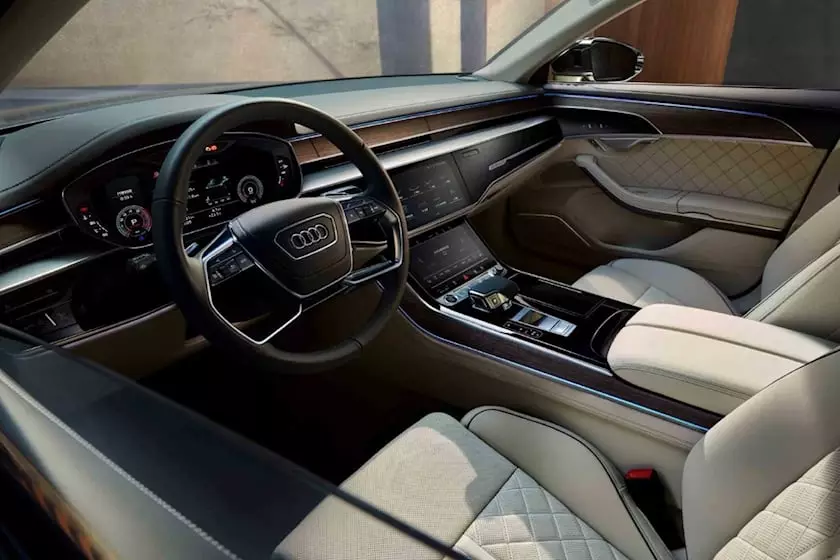 Thatha ujongo olusondeleyo kwi-Audi's Maybach-Fighting A8 L Horch 38766_5