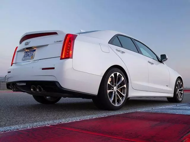 Cadillac heeft zojuist het gerucht vernietigd dat we zo hoopten waar te zijn 38795_2