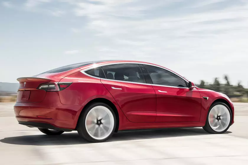 2017-2020 Tesla Model 3 хажуу тийш харсан жолоодлого