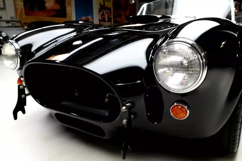 Jay Leno redder sjelden Shelby Cobra fra brannen i California 38885_4