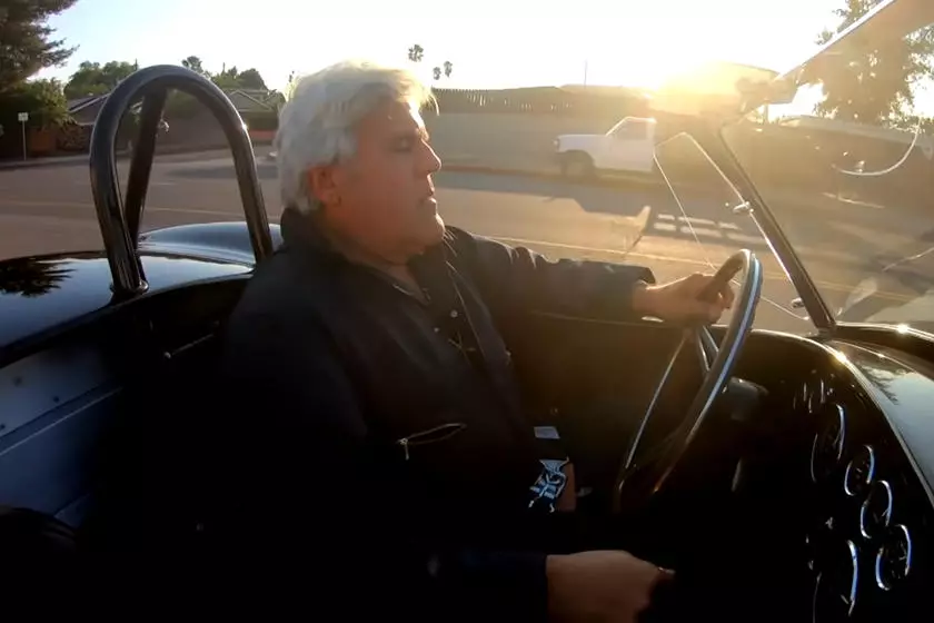 Jay Leno Nylametake Shelby Cobra Langka Saka Kebakaran California 38885_5