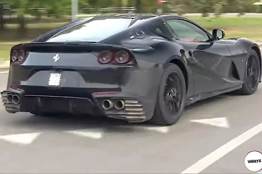 Ang Ferrari 812 Test Mule na ito ay Nagtatago ng Ilang Malaking Sikreto 39061_5