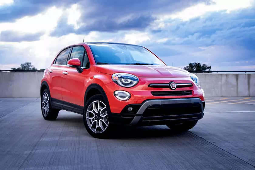 Vista de ángulo frontal FIAT 500X Crossover 2016-2021