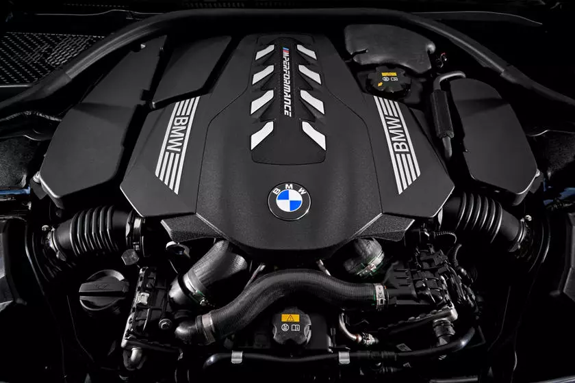 2019-2020 BMW 8 Series Engine Bay