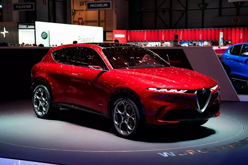 2022 Alfa Romeo Tonale Pem Hauv Ntej Lub Taub Hau Saib