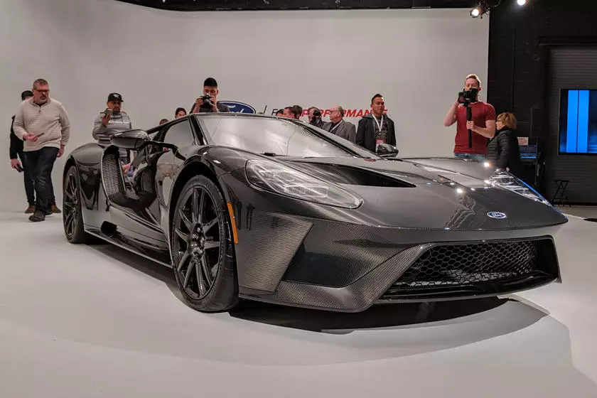 2020 Ford GT Daha Fazla Güç ve Çarpıcı Karbon Özel Sürümü Aldı 39235_1