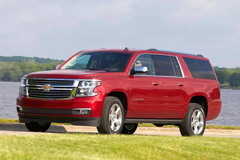 2015-2020 Chevrolet Suburban Изглед преден ъгъл