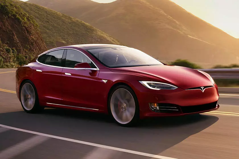 2017-2020 Tesla Model S -ajo edestä