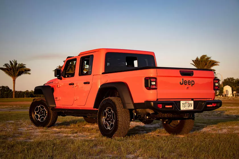 2020-2021 Jeep Gladiator na Nakaharap sa Likod