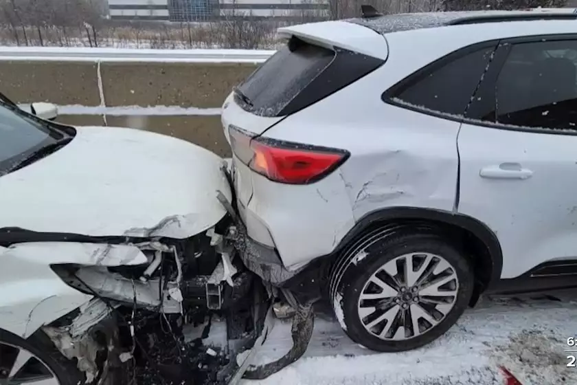 На возачката заглавена во куп и наплатила 9.000 долари за да го влече автомобилот 3973_1