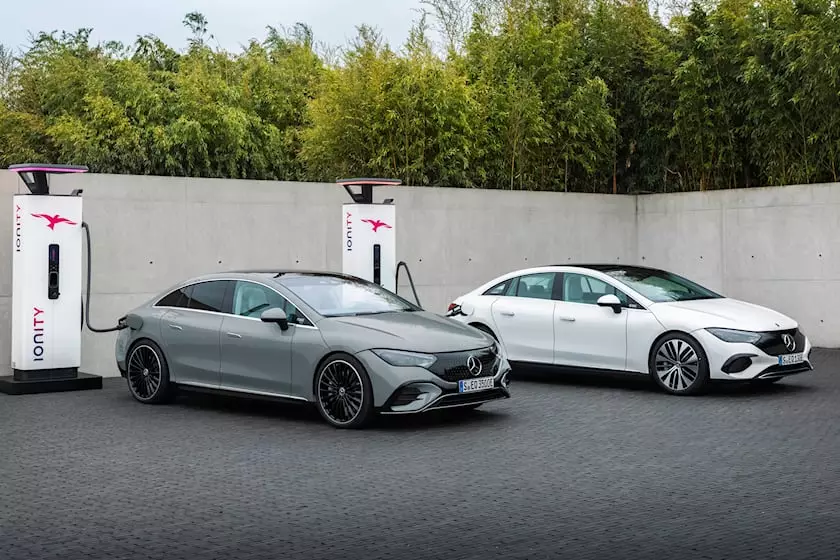 2023 Mercedes-Benz EQE Sedan Charging Point