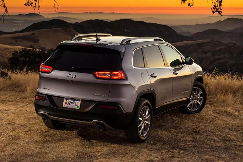 Jeep Cherokee Rear Angle View 2014-2020