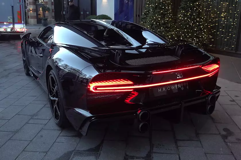 18 Milyon Dolarlık Bugatti La Voiture Noire'ın Noel İçin Hazırlanışını İzleyin 39823_8