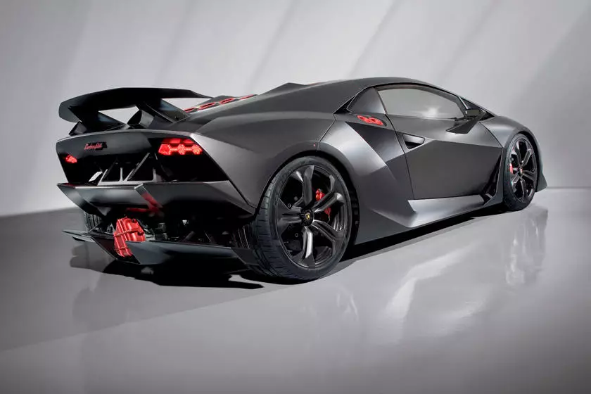 2011 람보르기니 Sesto Elemento 후면 각도 보기