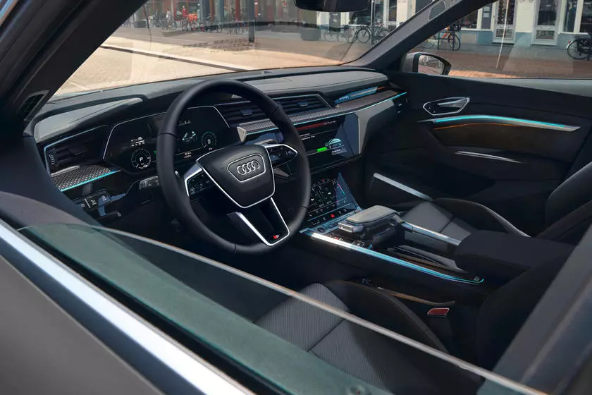 Audi dezvăluie noua e-tron S Line Black Edition 40111_3