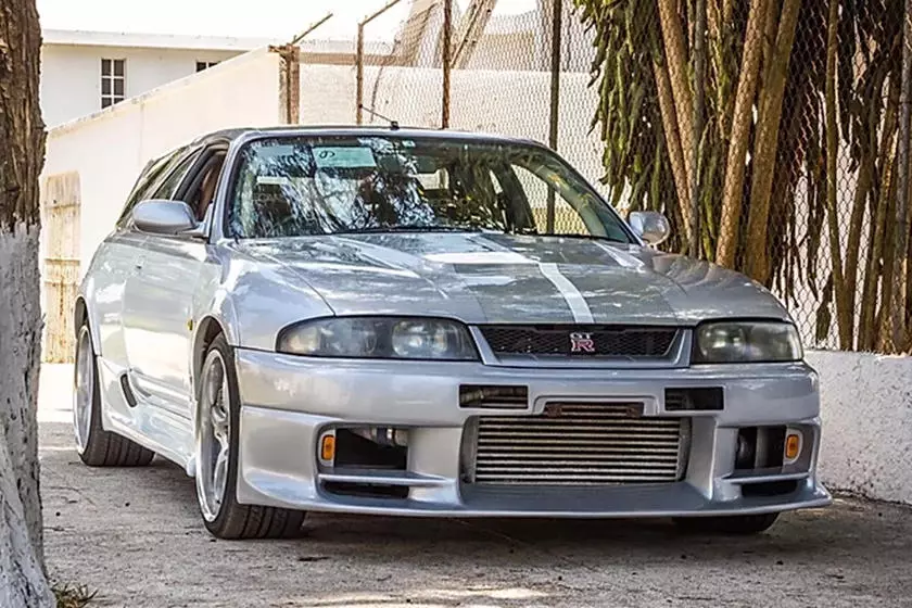 Faru Ĉiuj Ĵaluza Kun Ĉi tiu Nissan Skyline GT-R Vagono 40158_1