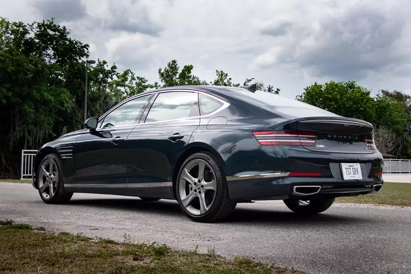 2020-2021 Genesis G90 Заден аголен поглед