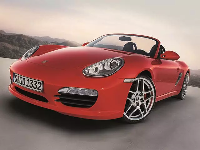 Ayẹyẹ Porsche Boxster: Ẹniti a Daakọ-Pasted sinu Cayman 40327_2