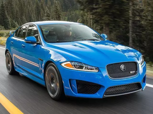 Ferjit AWD: Jaguar hâldt mei RWD-prestaasjes 40376_1