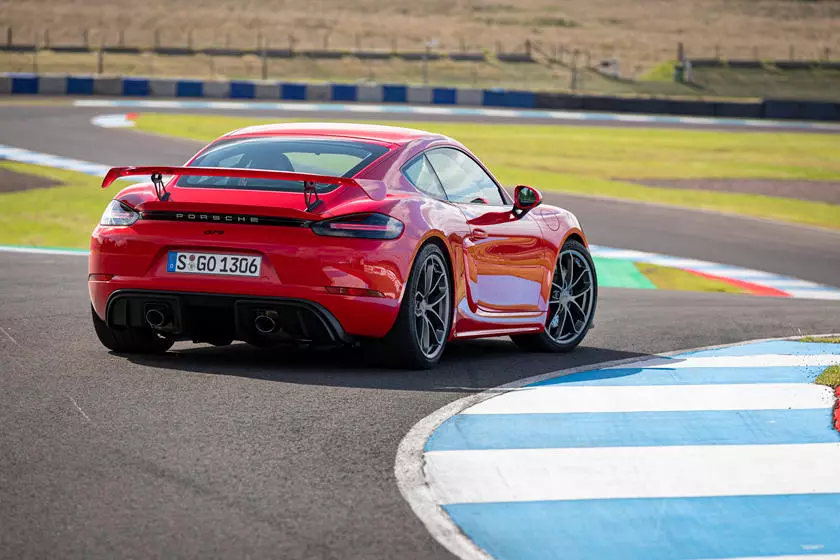 2020-2021 Porsche 718 Cayman GT4 Aft View