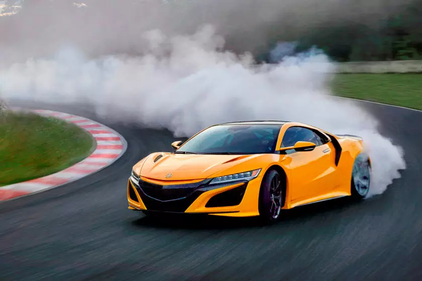 2020-2021 Acura NSX ফ্রন্ট ভিউ ড্রাইভিং