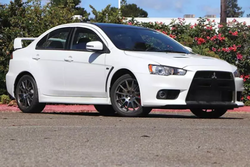 Mitsubishi Evo Finaj Eldonoj Kostas Pli ol $ 100K Ĉe Koncesio Subaru 40571_1