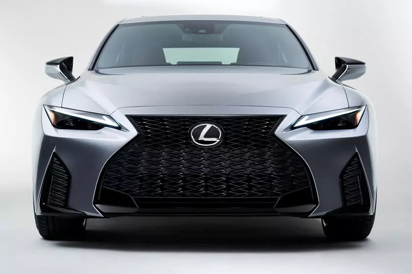 El Lexus IS 2021 llega con tecnología y dinámica de conducción mejoradas 40595_1