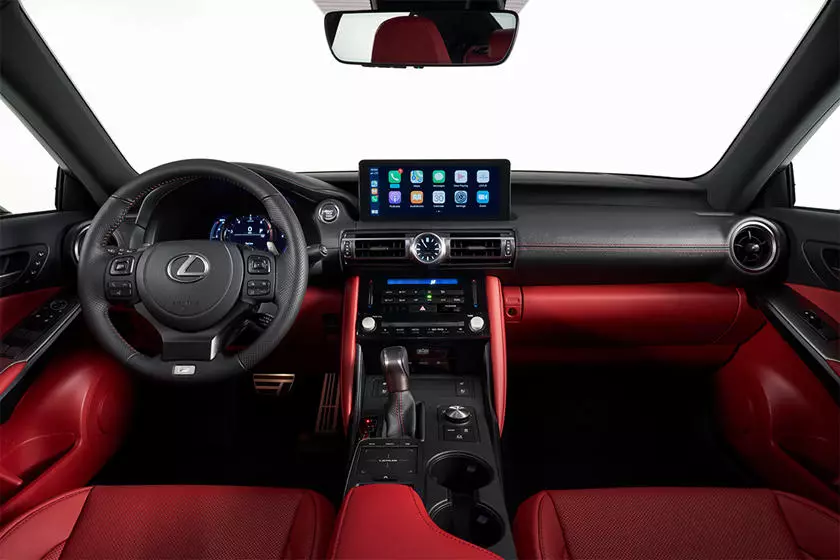 Lexus IS 2021 година пристигнува со подобрена технологија и динамика на возење 40595_13