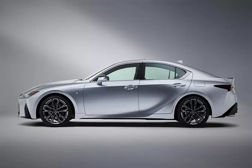 2021 Lexus IS rive ak teknoloji amelyore ak dinamik kondwi 40595_3