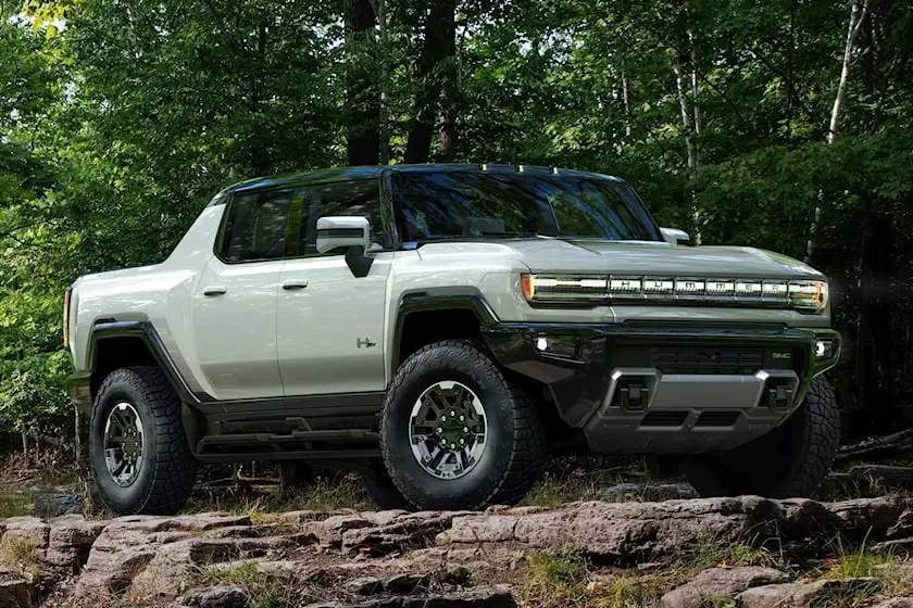 ទិដ្ឋភាពមុំខាងមុខ GMC Hummer ឆ្នាំ 2022