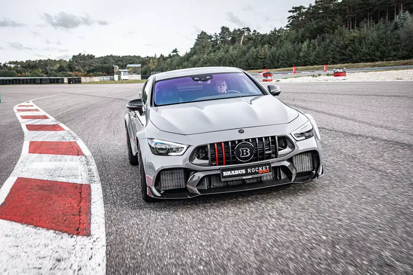 Brabus मर्सिडीज-AMG GT63 S लाई 900-HP मिसाइलमा परिणत गर्दछ 40797_14