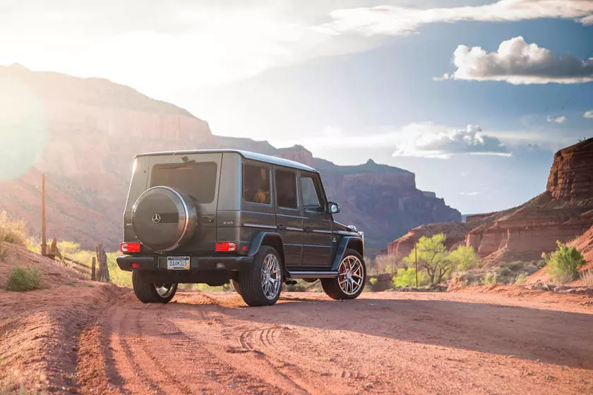 2016-2018 Mercedes-AMG G65 Vaizdas iš galinio kampo