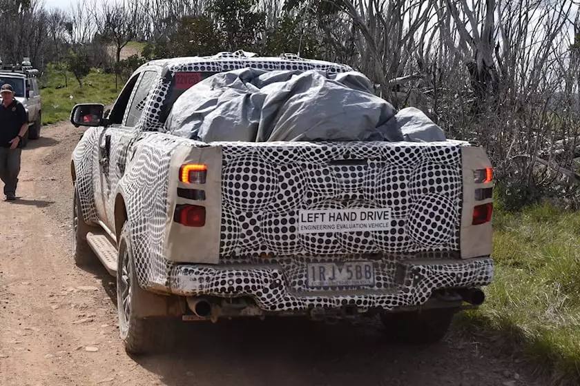 រថយន្ត Ford Ranger Raptor Spied ទទួលបានការហាត់ប្រាណក្រៅផ្លូវ 40931_2