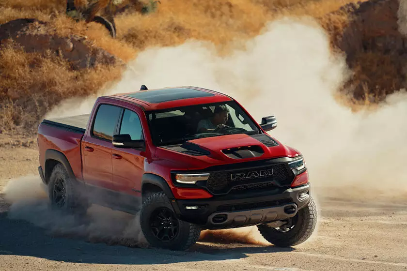 2021-2022 Ram 1500 TRX Muuqaalka-Dhamaadka Hore