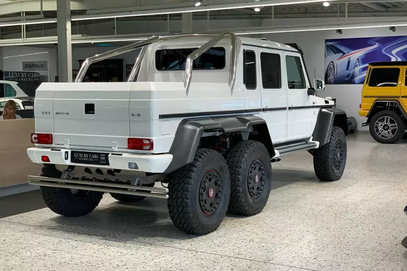 Ku burburi gaariga deriskaaga ee Mercedes G63 AMG 6x6 41086_2